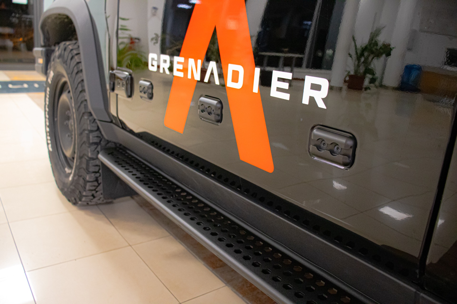 INEOS Grenadier SW/UW Rock-Slider